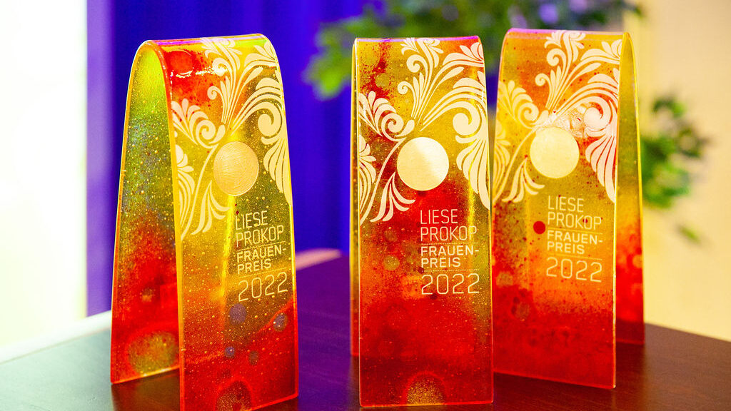 LISA STERN – LISA STERN